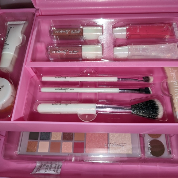 Ulta Beauty | Makeup | Ulta Beauty Caboodles Edition Pink 39 Piece ...